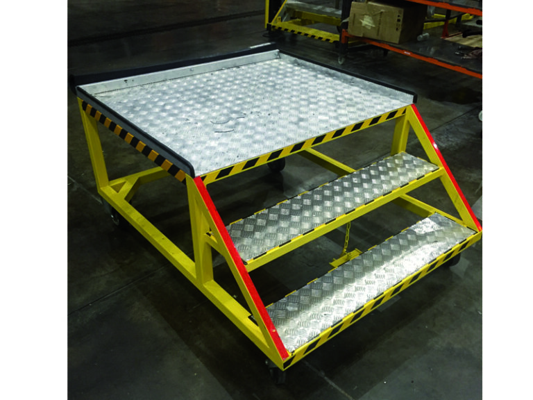 3 Steps Airplane Platform Ladder - HED Engineering